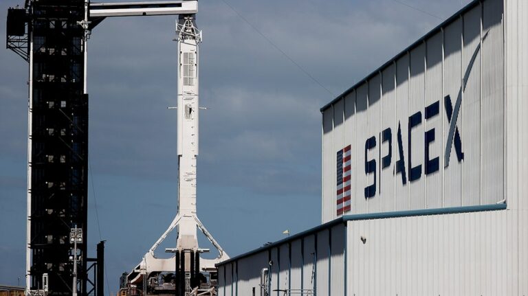 NLRB dismisses SpaceX case over fired engineers, signals no future ...